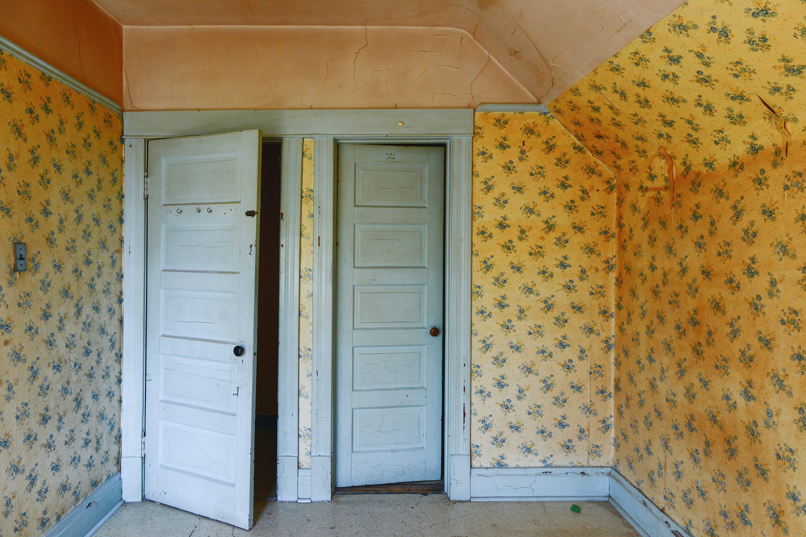 So You Want to Try Contrast Trim? - Yellow Brick Home