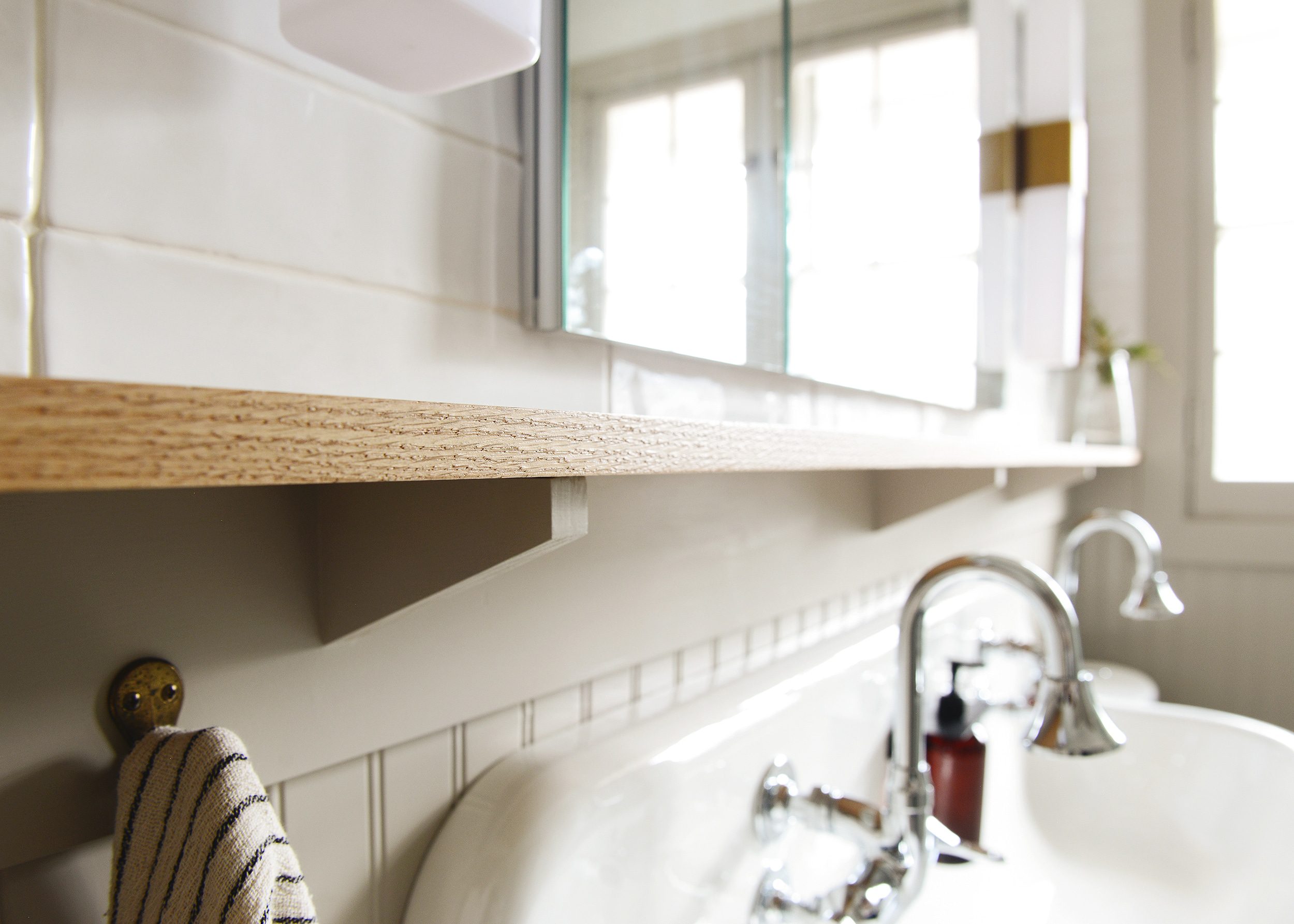 Beadboard Tile Bathroom